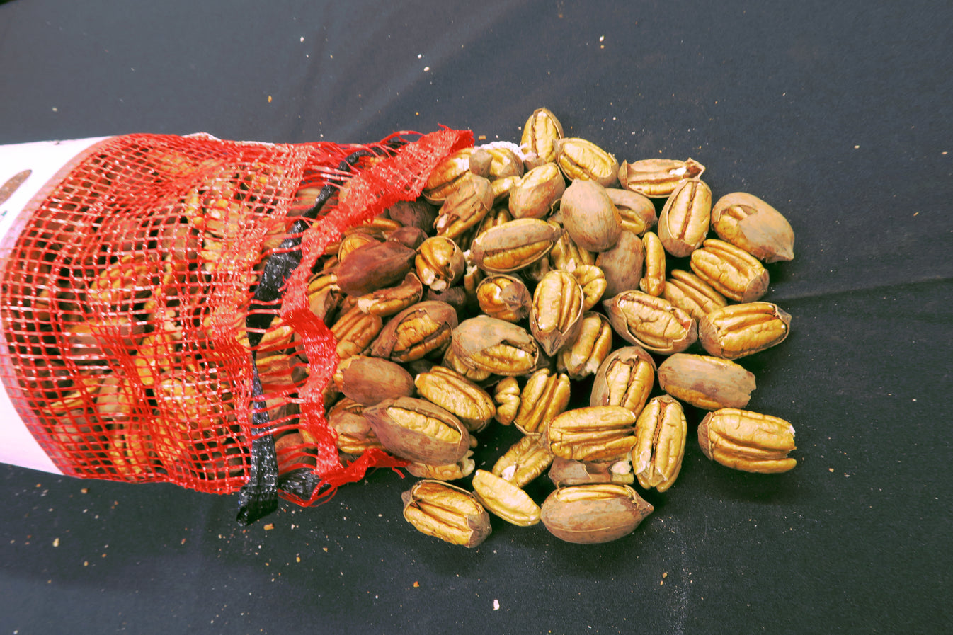 Cracked Pawnee Pecans – 3, 5, 15, & 25 lbs – Southern Pecan Products